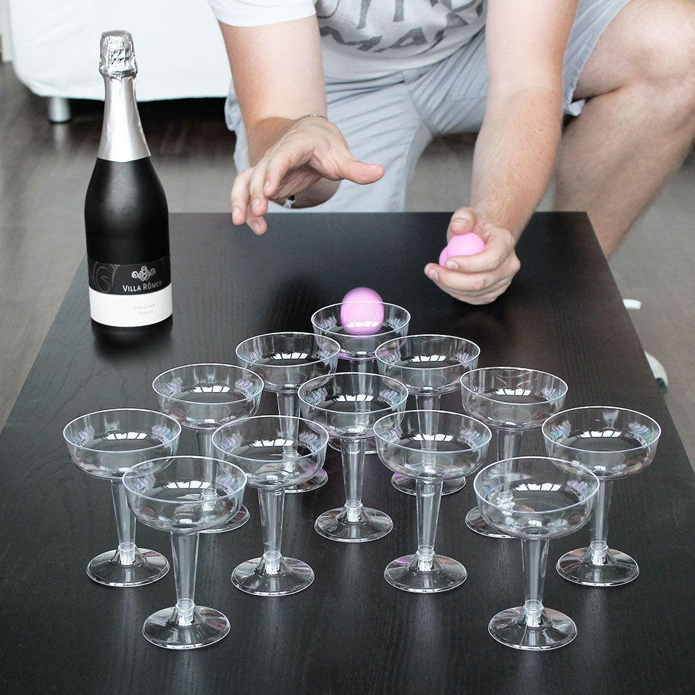 Bier Pong - Prosecco Edition, Mädels an die Front!